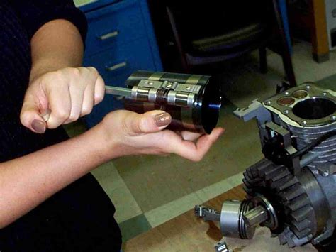 Piston And Connecting Rod Assembly