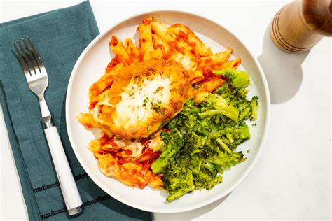 Chicken Parmesan With Penne Pasta And Broccoli Recette Magazine