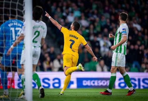 هاتريك فيران توريس يقود برشلونة للفوز على بيتيس كورة بلس