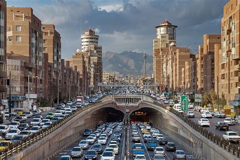 ترافیک پرحجم و سنگین در معابر و بزرگراه‌های پایتخت خبرگزاری مهر