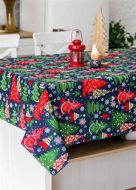 Новорічна скатертина з тефлоновим покриттям Ялинки 1 2м х 1 5м 4 серветки фото отзывы