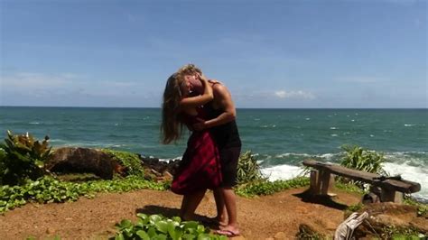 How To Kiss Like In A Movie Scene Scenic Kissing On Sri Lanka