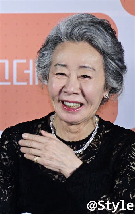 윤여정 파격적인 아들 사랑 동성 결혼식 열어줘 사위 더 사랑해