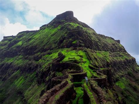 Torna Fort In Maharashtra छत्रपती शिवाजी महाराजांनी जिंकलेला पहिला