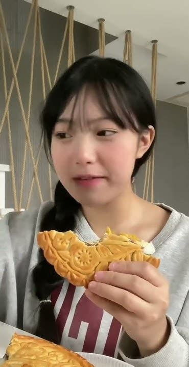 十五的月亮十六圆十五的月饼十六吃ps今晚7点直播可以来聊天玩哦中秋快乐 Youtube