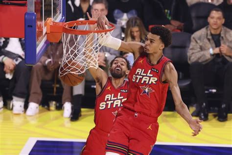 OGs De Shaq Vencen 41 25 A Estrellas Globales De Chuck Y Ganan Primer
