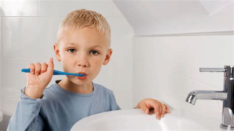 El Popular Método Casero Para Limpiar El Cepillo De Dientes Y Es El Más
