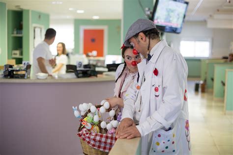 Vota Saturnino I Clown Dottori Di Ci Ridiamo Su Hanno Bisogno Di Voi Ialmo