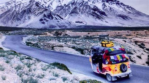 आटोरिक्शा से लद्दाख के 19 हजार फीट ऊंचे उमलिंग ला पास लांघ कर बनाया विश्व रिकार्ड World Record