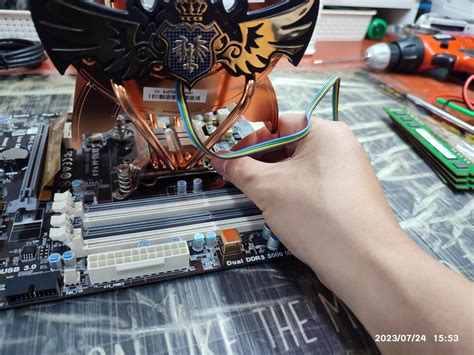 인텔 Cpu 쿨러 고정 가이드에 양면 테이프로 붙여서 안 떨어지는 경우