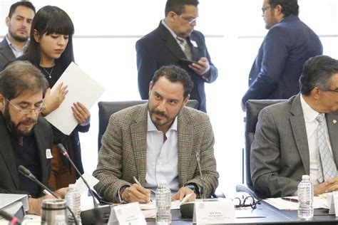 Senador Raúl Paz Alonzo En La Reunión Extraordinaria De La Comisión De