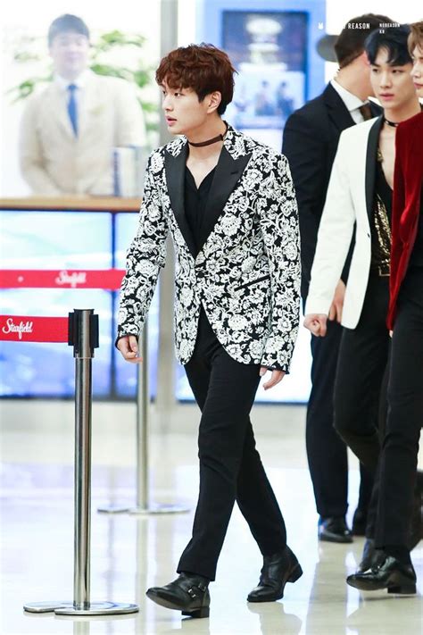 Pin De Julyana Em 5 Shinee