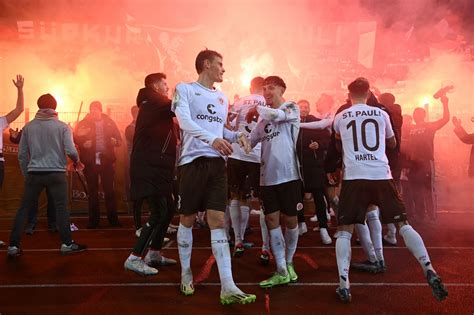 Die Macht Der St Pauli Kabine Wo Nicht Nur Hürzeler Deutlich Wird