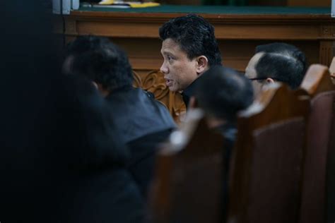 Foto Rangkuman Sidang Kasus Pembunuhan Brigadir J Adu Kesaksian