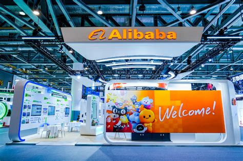 第二届数贸会抢鲜看 阿里巴巴 Ai全家福”亮相 新华网