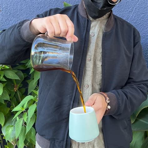 Fellow Mighty Small Glass Carafe Artís Coffee