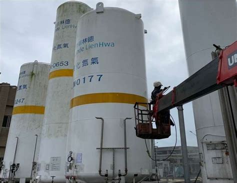 外牆磁磚檢查修繕外牆清洗外牆建材外牆磁磚吊籠洗窗機高空作業高壓沖洗曲臂車磁磚檢查 廣宏工程股份有限公司