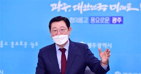광주시장 후보 적합도 또 2위로 밀려 이용섭의 위기