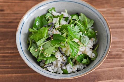 【旬食材】薬味だけじゃない！三つ葉を主役に格上げしよう♪簡単レシピ3選 サンキュ！
