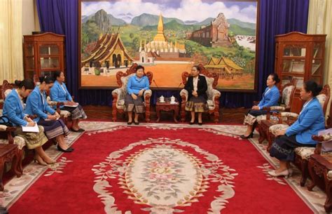 ລັດຖະມົນຕີ ກະຊວງ ຖວທ ຕ້ອນຮັບປະທານຄະນະບໍລິຫານງານສູນກາງ ສະຫະພັນແມ່ຍິງລາວ