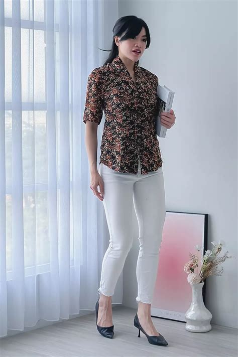 Jual Dhievine Batik Kuncup Mawar Jingga Kebaya Original 2025 Zalora