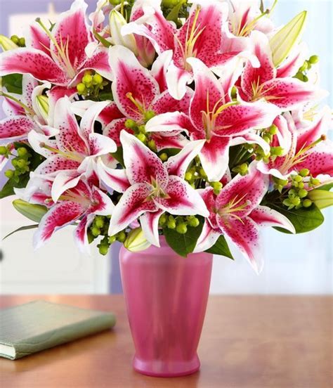 Váza * růžové lilie ♥ | Lily flower, Flower arrangements, Stargazer lily