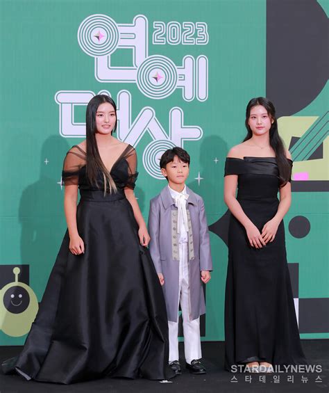 더쿠 Kbs 연예대상 레드카펫 이동국 자녀들 재시 재아 시안이