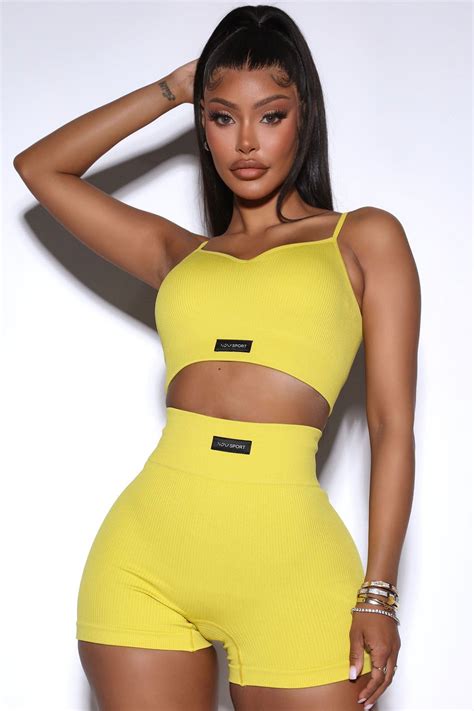 Effortless Amun Ribbed Seamless Sports Bra Electric Yellow Fashion Nova Yellow Fashion