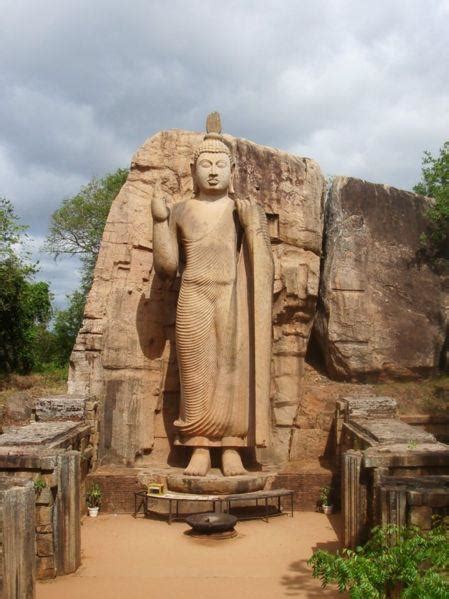 තීර්යක් බුදුපිළිම වහන්සේ