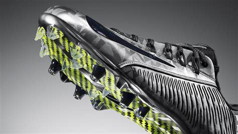 Nike News Nike Vapor Carbon 2014 Elite Football Cleat Unveiled For