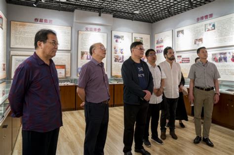 辽宁省政协调研组参观王充闾文学馆 最新动态 营口王充闾研究中心