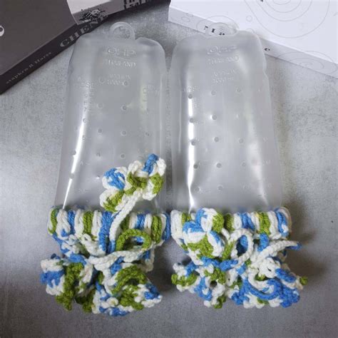 สุ่มสีส่งไว ได้ 2 ชิ้น ปลอกมือผู้ป่วย ถุงมือกันดึงสาย ปลอกมือกันดึงสายอาหาร สายน้ำเกลือ พร้อม