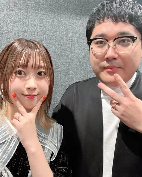 いとくとらさんのインスタグラム写真 いとくとらinstagram「⠀ 🖤⠀ ⠀ 本日23時半からabemaにて配信される⠀ 恋愛トーク