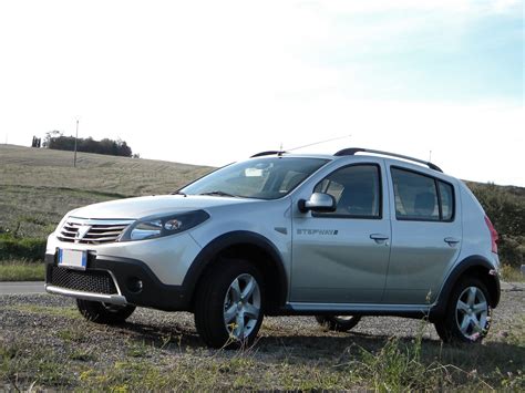 Фото Renault Sandero Stepway цвета «Светлый базальт» (серебристый) (17)