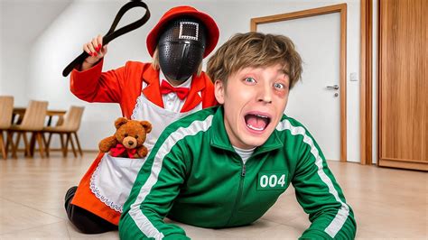 НЯНЯ из ИГРЫ в КАЛЬМАРА Хочет НАС УБИТЬ Realtime Youtube Live View