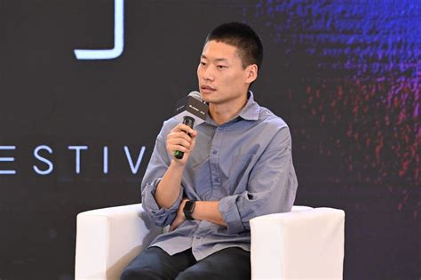 新浪潮论坛做电影不一定要有产品思维专注作品让市场说话 凤凰网