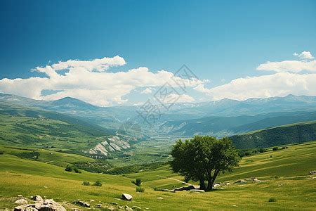 壮观的恶劣天气下山谷景观高清图片下载 正版图片600696780 摄图网