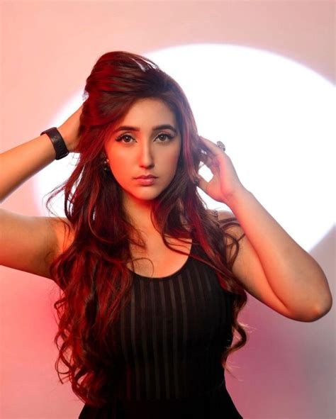 Ashnoor Kaur Burns Hearts In Black Bodycon Dress See Photodump Iwmbuzz