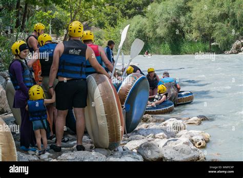 Tubing river hi-res stock photography and images - Alamy