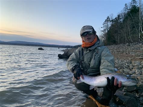 イトウと格闘 北海道 朱鞠内湖 公式ウェブサイト｜lake Shumarinai