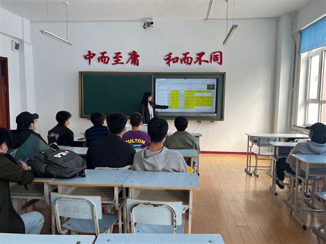 机械专业张超群老师对18级生涯学生进行毕业设计指导 机电系