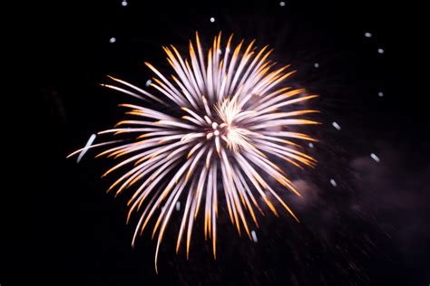 How To Shoot Defocused Fireworks Focus Pull Tutorial