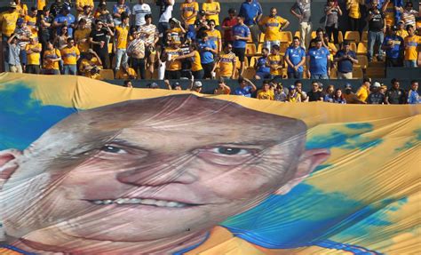 Osvaldo Batocletti El homenaje a la leyenda de Tigres en el Volcán