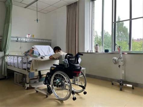全国范围内，已有超过 1000 名儿童因为舞蹈练习时损伤脊髓而瘫痪，如何看待业余培训班的「规范」问题？ 知乎