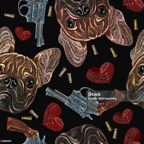刺繡牛頭犬 心和槍無縫模式狂野的西部刺繡老左輪手槍紅色的心和法國鬥牛犬狗歹徒時尚背景設計的衣服t 恤設計向量圖形及更多9mm 手槍圖片