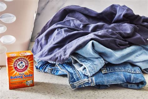 6 Ways To Use Baking Soda In Laundry