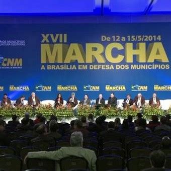 Prefeito e vice de Tocos do Moji participam da Marcha dos Prefeitos em Brasília TRIBUNA POPULAR
