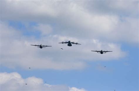 Велика Британија достави помош на Газа од воздух Сител Телевизија