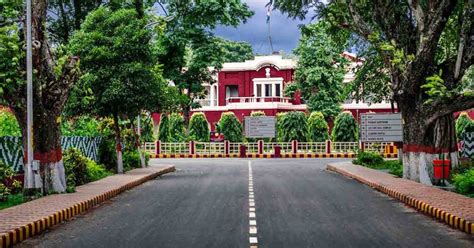 Dhanbad Iit Ism के 10 विद्यार्थियों को Ongc की तरफ से मिला 19 लाख का पैकेज