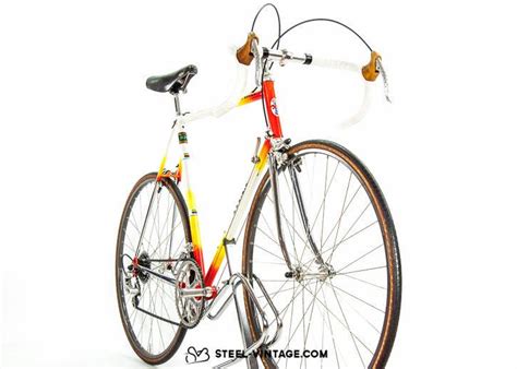Steel Vintage Bikes Titan Exclusive Classic Road Bicycle 1980s